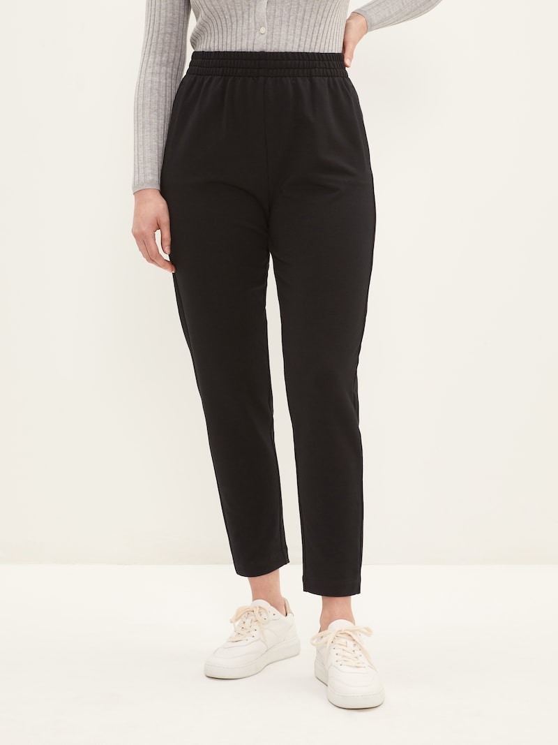 COMFORTABLE ETHICAL CLOTHING FOR ISOLATION BY BEING THIS MAMA